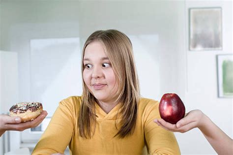 مجبور نیستید برای کاهش وزن، شیرینی حذف کنید در نوروز چقدر شیرینی