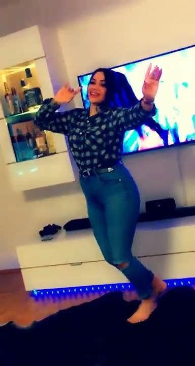 رقص دختر مست هراتی ببین چیکار میکنه این دختر هراتی وای Youtube