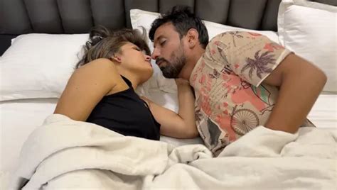 The Husband Told His Wife At Night That He Cant Sleep Lets Have Sex