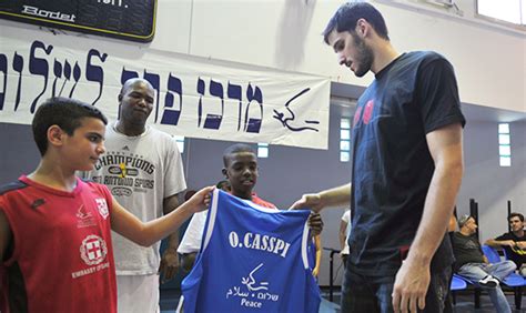 Sacramento Kings Omri Casspi A Light In Middle East Crisis Sports