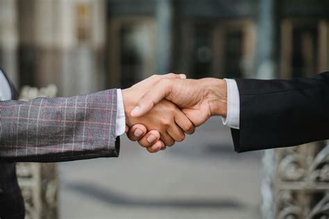 Бесплатные стоковые фото на тему в помещении бизнес бизнесмены