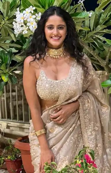 Ayesha Singh Top 20 Hot Pics And Photo