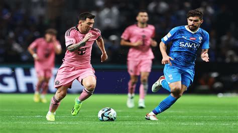 الهلال السعودي يهزم ميسي وسواريز في كأس موسم الرياض