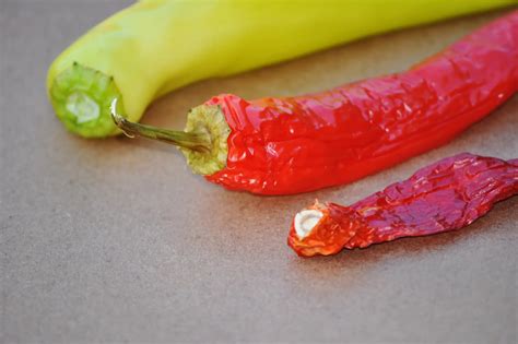 Habanero Pepper Vs Ghost Pepper Heat Flavor Size Nutrition Subs