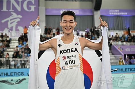 높이뛰기 우상혁 3년 만에 세계실내선수권 정상 탈환종합