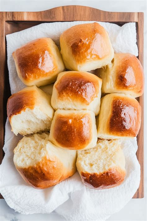 Tasty Old Fashioned Yeast Rolls