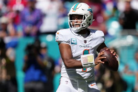 Tua Tagovailoa Has Missed Most Dolphins Offseason Workouts The Den