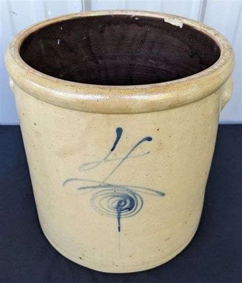 Red Wing Salt Glaze 4 Gal Lazy 8 Target Crock Millers Auction Co
