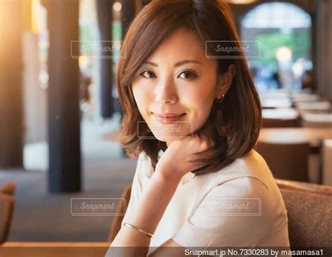 笑顔の女性 生成ai画像の写真・画像素材 7330283 Snapmart（スナップマート）
