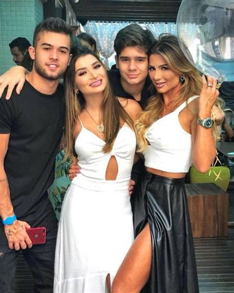 Neydrasta Saiba Quem é Mariane Bernardi A Namorada Do Neymar Pai