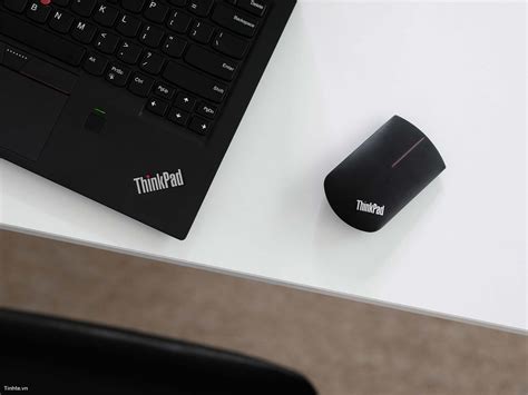 Trên tay Lenovo Thinkpad X1 Wireless Touch Mouse nhỏ nhẹ đẹp kiêm presenter