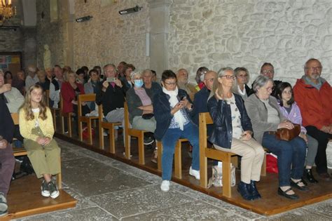 Parmilieu La Chorale Les Pierres Qui Chantent En Concert