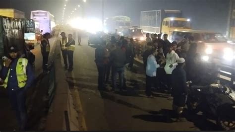 সেতুর ওপরে সড়ক দুর্ঘটনায় প্রাণ গেল দুই কিশোরের