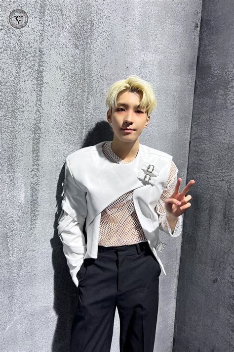 CARAT Membership𖧷 on Twitter | Oppas, Que guapo