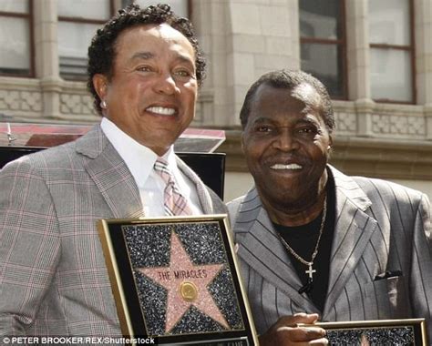 The Miracles Star Warren Pete Moore Dies Aged 78