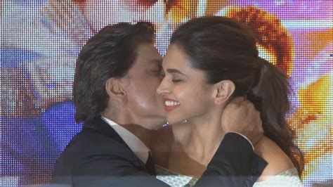 Shahrukh Khan And Deepika Padukone Kiss
