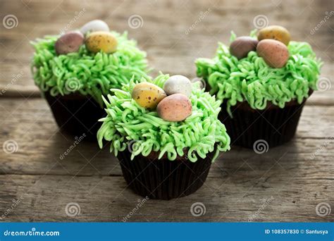 Grass Frosting Cupcakes At Eloise Rameriz Blog