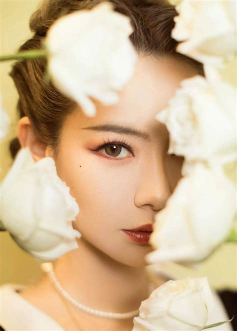 戚薇：优雅唯美，妩媚多姿，十分迷人 搜狐大视野 搜狐新闻