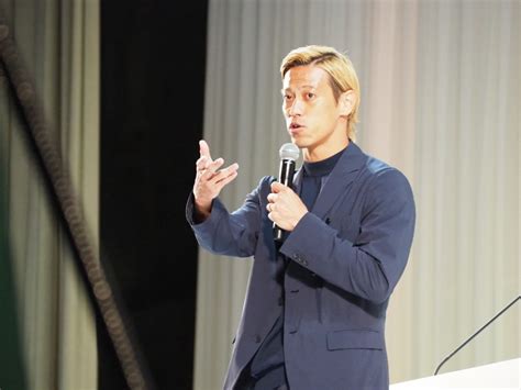 本田圭佑氏が近大卒業式にサプライズ登場 Kindai Picks