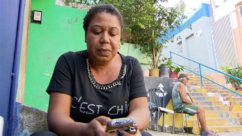 Vídeo Moradores de comunidades estão cada vez mais conectados RJ2 G1