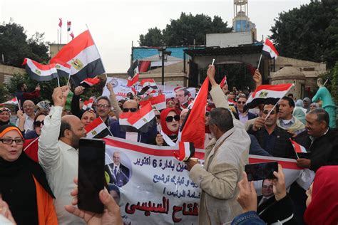 بمشاركة الآلاف المعلمون يعلنون دعم السيسي في انتخابات الرئاسة صور