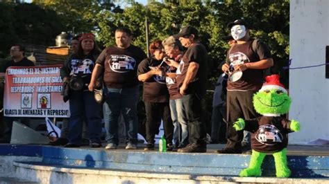 Movimientos Sociales Protestan Por Despidos En El Salvador TeleSUR