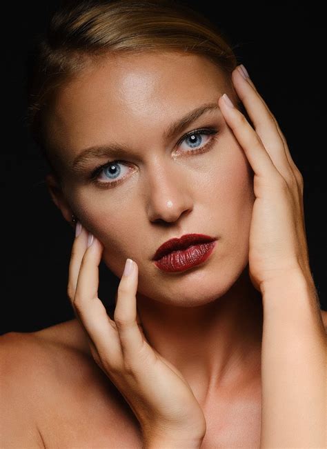 Hanna Vh Network Model Agency