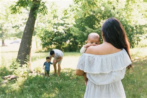 Saat Kakak Cemburu Sama Adik Bayi Orang Tua Lakukan Hal GenPI Co