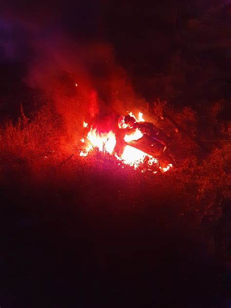 Carro Capota E Pega Fogo Na BR Em Mafra Tribuna Da Fronteira