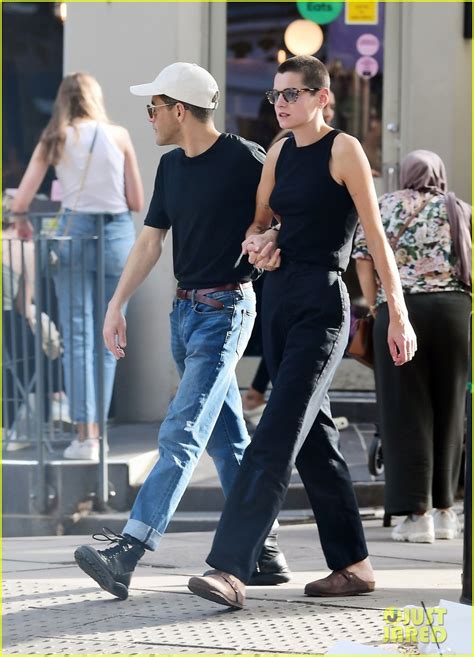 Photo Rami Malek Emma Corrin Hold Hands During Day Out 12 Photo