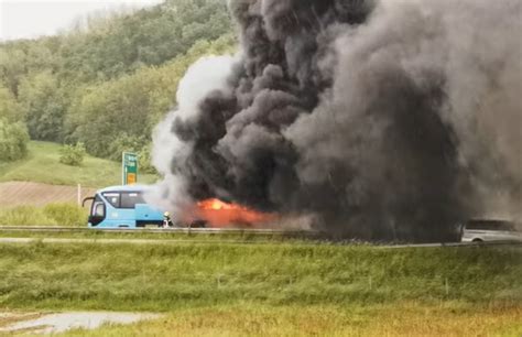 DRAMA NA AUTOPUTU U HRVATSKOJ Zapalio Se Autobus Iz BiH