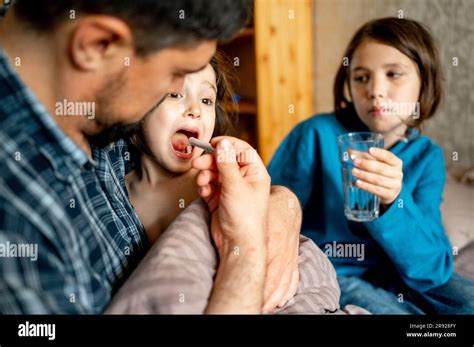 Father Of Medicine Fotos Und Bildmaterial In Hoher Auflösung Alamy