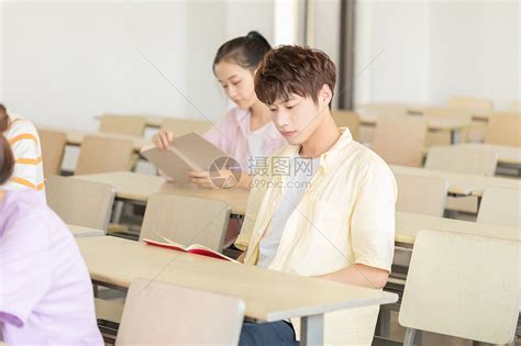 大学生上课高清图片下载 正版图片 摄图网