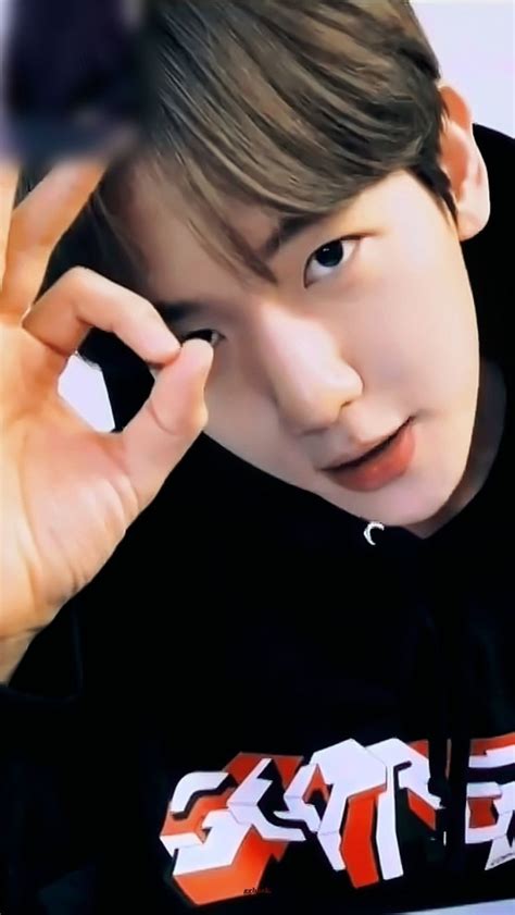 Pin By Jaes Senpai On Byun Baekhyun Baekhyun Exo Baekhyun Byun Baekhyun