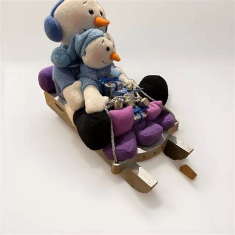 AVON MAGICAL Sleigh Ride Animated Snowmen Light Up Sleigh Plays