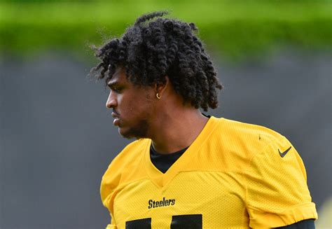 Former Steelers First Round Pick Re Signs With Browns