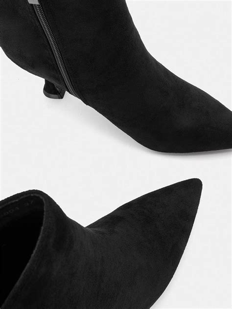 Μποτάκια Suede μυτερά με Kitten Heel Bozikis