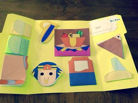 Moses In Egypt Lapbook Lapbook Vbs Crafts Moses