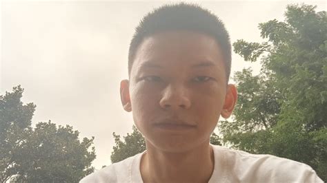 27岁本科一事无成，没车没房没存款，在武汉当牛马，住自如900元挂壁房，我太飞舞了 Youtube