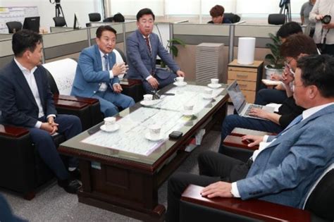 김영환 충북도지사 청주시 방문 시민들 의견 청취 시간 가져