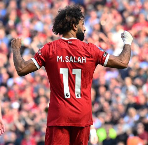 محمد صلاح أحد اساطير الكرة في العالم واسطورة الكرة المصرية عبر التاريخ