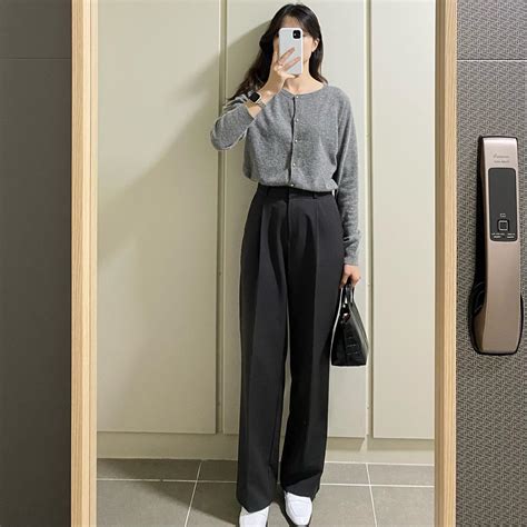 직장인 출근룩 데일리룩 협찬 출근룩 데일리룩 코디 유어즈룸 Yoursroom 지금은 단품으로 좀 더 추워지면 터틀넥 위에 🤨 귀여운 콩알 단추가 포인트인