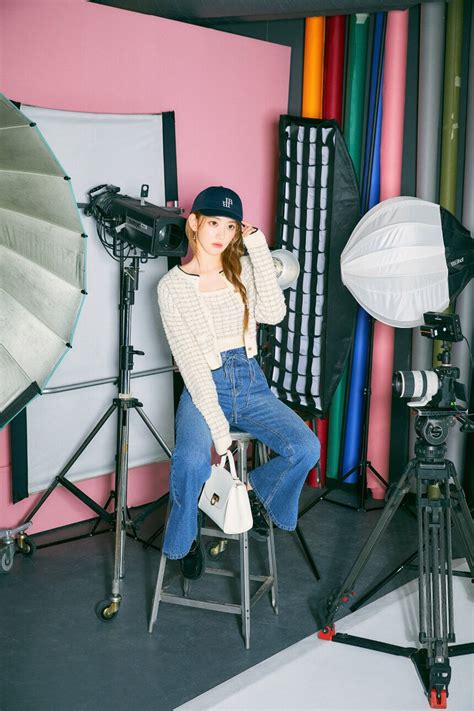 Le Sserafim Sakura For Lily Brown Issue 10 Kpopping