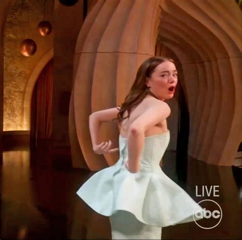 Emma Stone Accepts Best Actress Award In ‘broken Gown At 2024 Oscars