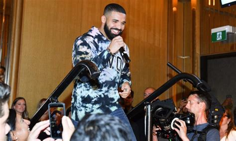 Drake Scores First No 1s On Dance Electronic Albums And Songs Charts