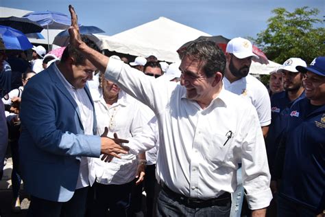 Acude Cuén a audiencia en la que su hijo se encuentra acusado con