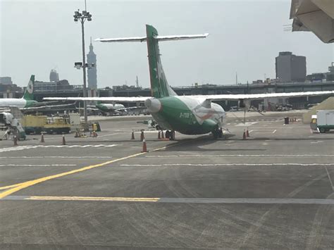 桃園機場跑道維修！一早「48架不正常航班」 飛機塞爆震撼照曝光 新奇網搜 生活 Nownews今日新聞