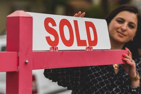 Difference Between Pending And Under Contract Clarified