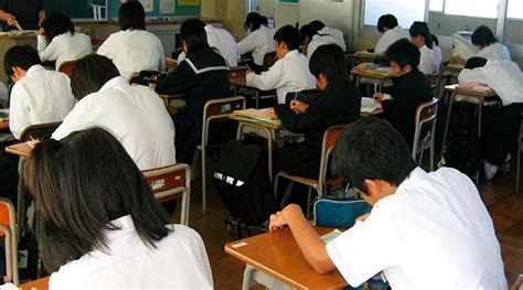 Chile Lanzan campaña para retirar de colegios controvertido libro de sexualidad ACI Prensa