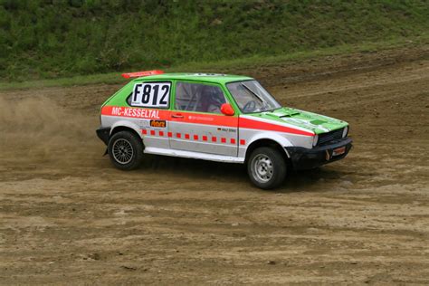 무료 이미지 진흙 드라이브 더러운 십자가 스포츠카 경마 의자 가마 모터 스포츠 흐린 경주 용 자동차 도시 자동차 소택지 육상 차량 자동차 경주